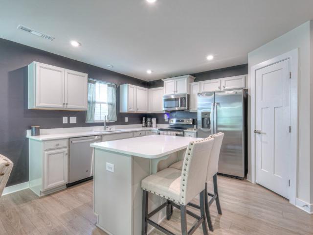 525 Streamview Dr