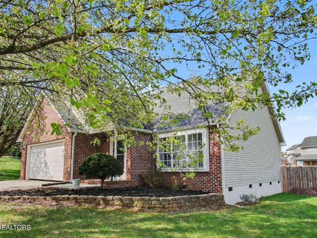 525 Parkstone Lane