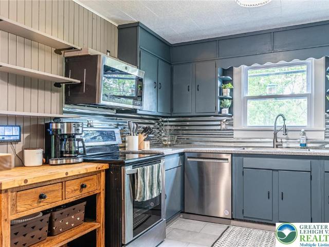 525 Royal Manor Road