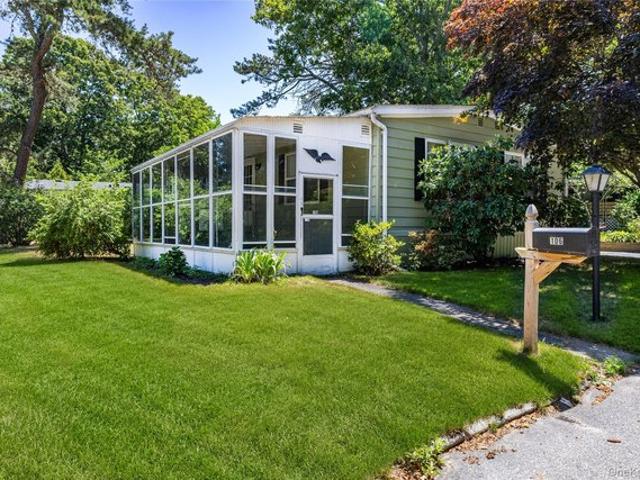 525 Riverleigh Ave Unit 106, Riverhead, NY 11901
