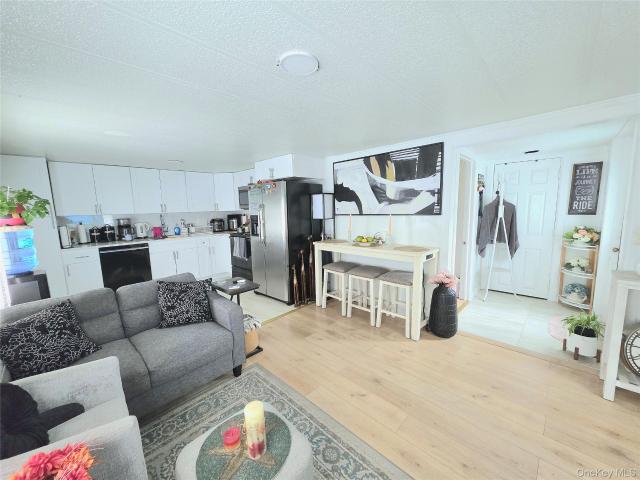 525 Riverleigh Avenue 111