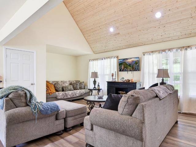 525 Riley Creek Rd