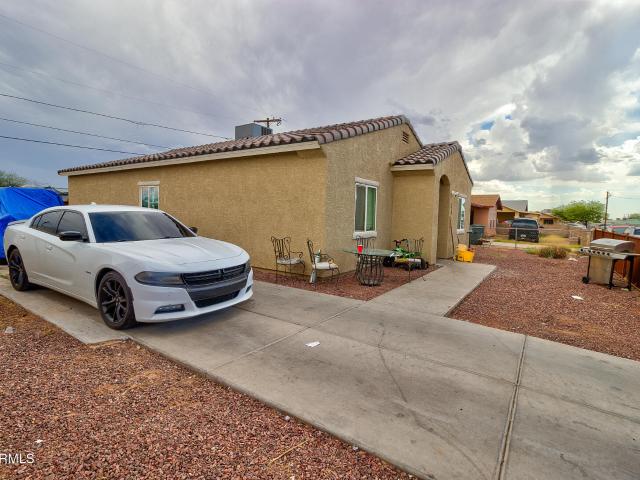 525 W 13TH Place