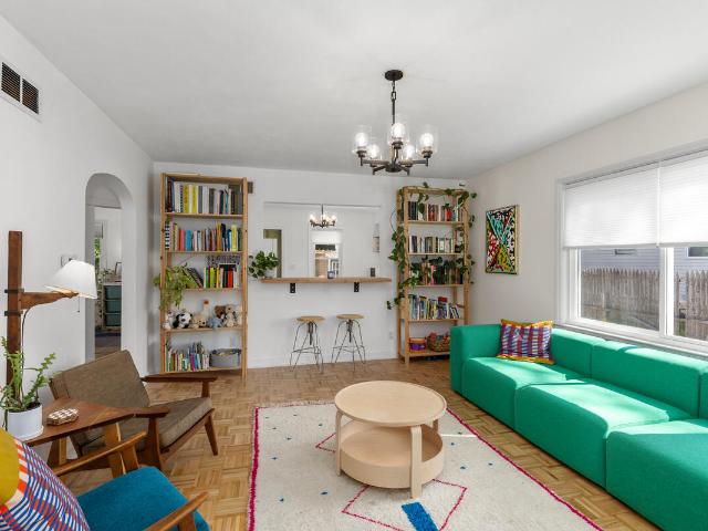 525 W 22nd Street