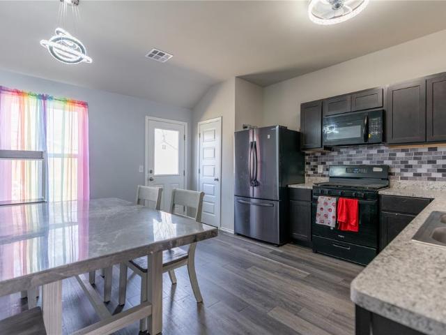 525 W Ava Drive