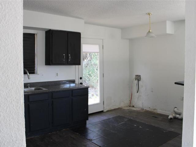 525 W Hickory St, Kaufman, TX 75142 | MLS #21178