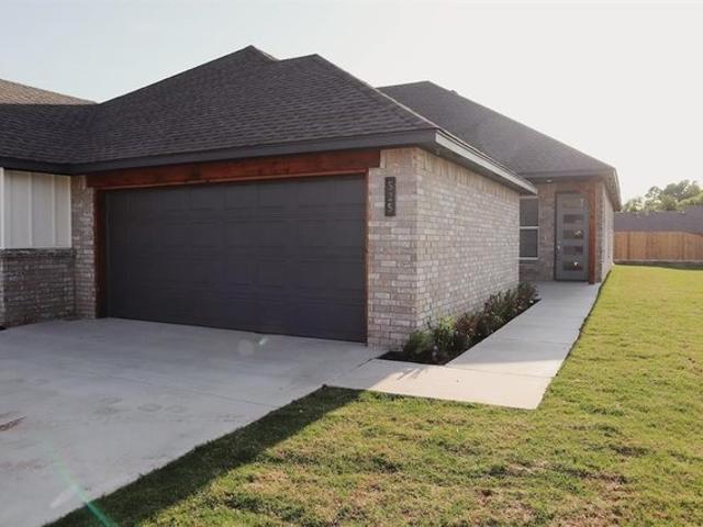 525 Wimbledon Rd, Edmond, OK 73003