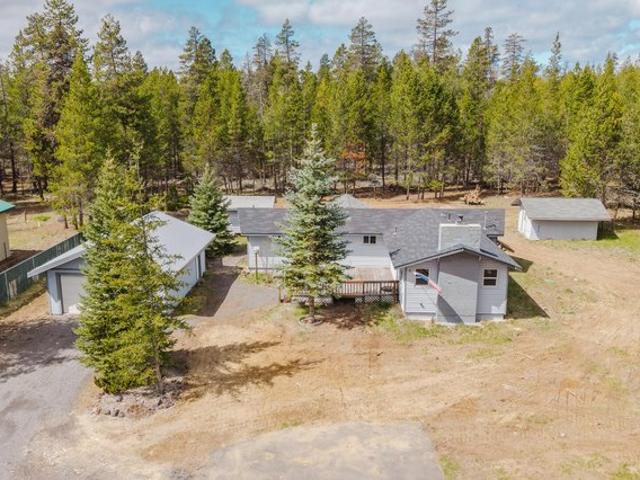 52643 Center Dr, La Pine, OR 97739