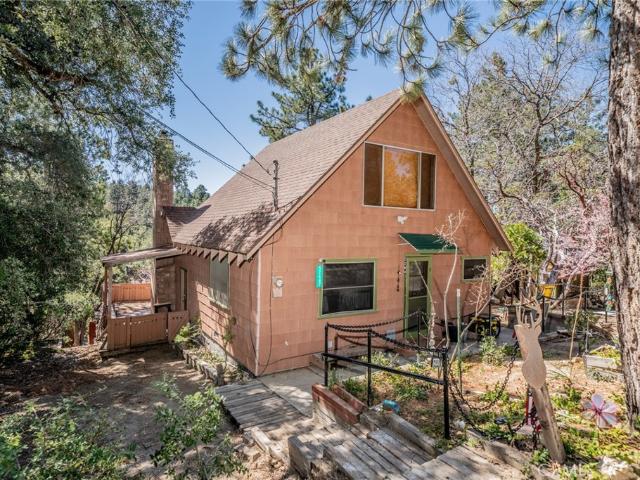 52647 Pine Cove Rd, Idyllwild, CA 92549 | MLS #CV26054 | Compass