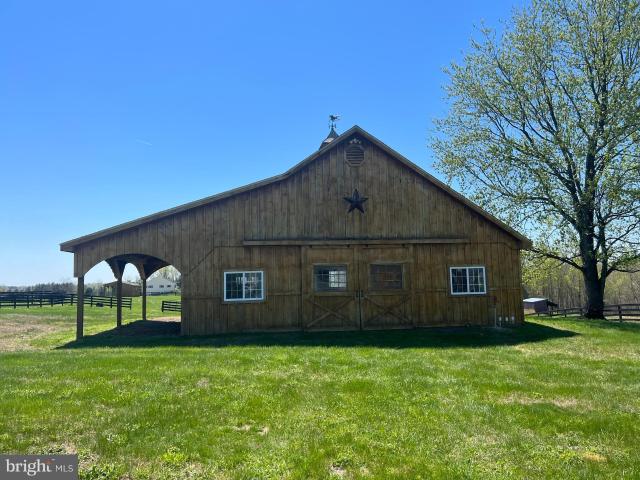 5265 Bear Hollow Ln, Amissville, VA 20106 | MLS #VACU2013 | Compass