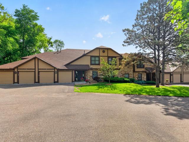 5267 Balmoral Lane