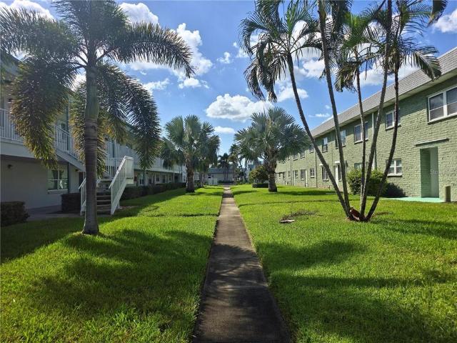 5267 81st St N, Unit 5, St. Petersburg, FL 33709 | MLS #TB8500 | Compass