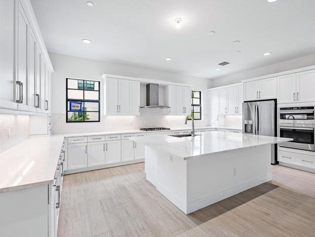 5268 Beckman Ter, Palm Beach Gardens, FL 33418