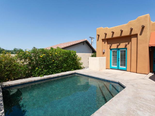 52698 Avenida Herrera