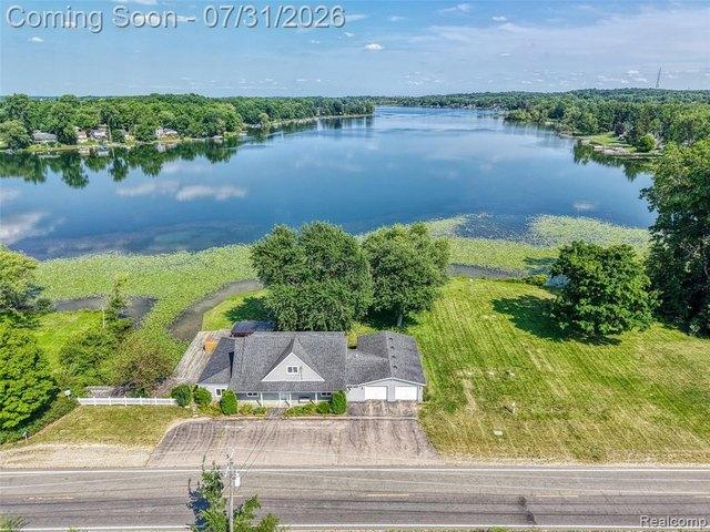 5269 Reno Rd, Freedom Township, MI 48158
