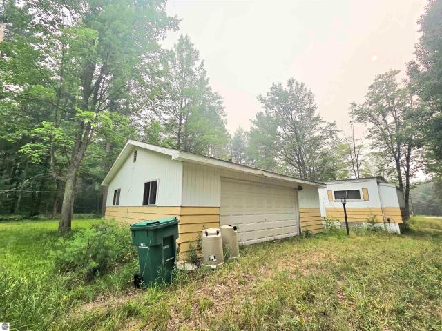 5260 N Old 27