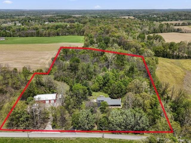 5260 Egbert Rd, Martinsville, IN 46151