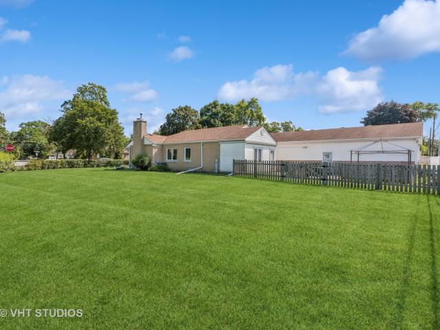 5261 Mulford St, Skokie, IL 60077 | MLS #12700
