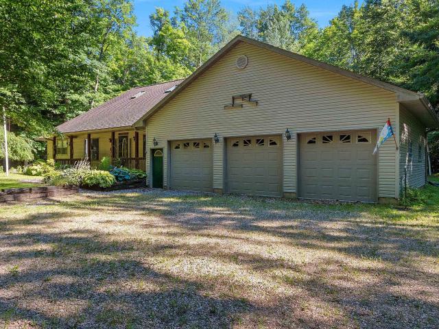 5262 MAPLE Lane