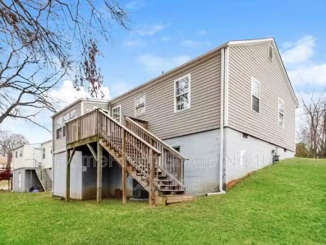 52638199 1204 Vance St