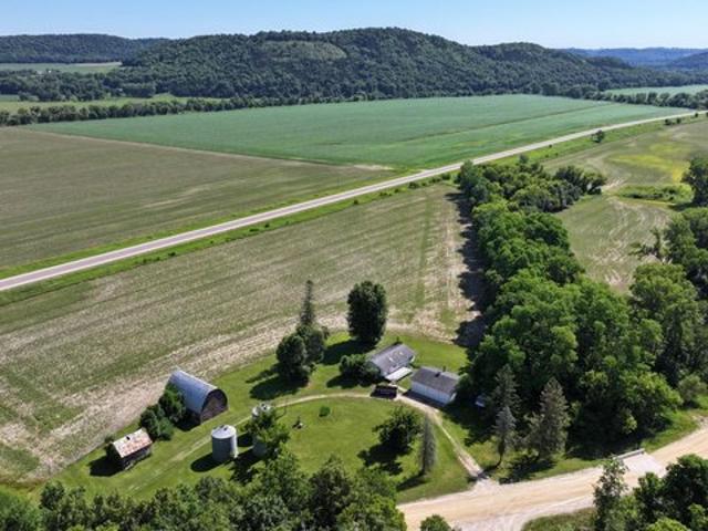 5263 County 22, Houston, MN 55943