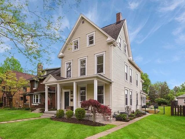 526 10th St, Oakmont, PA 15139
