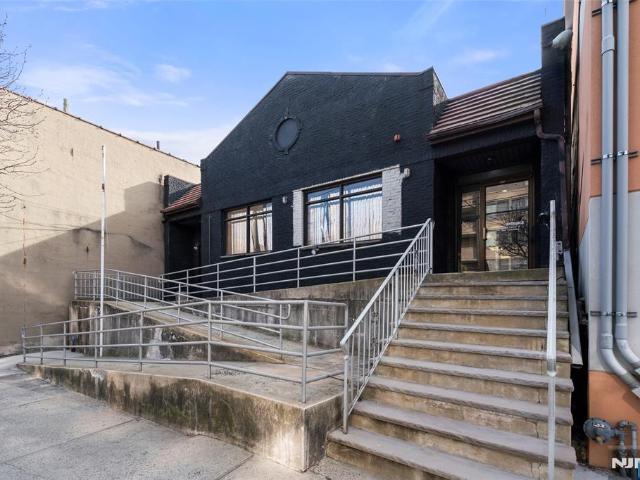 526 Anderson Avenue