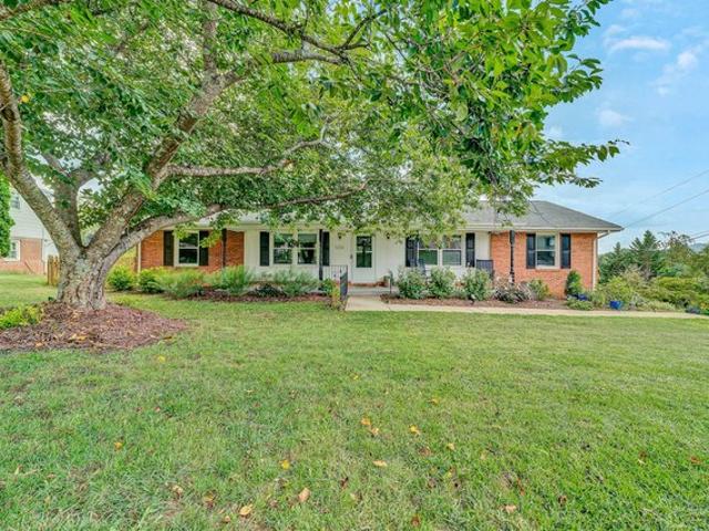 526 Aragona Dr, Vinton, VA 24179