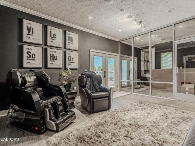526 Belle Ave