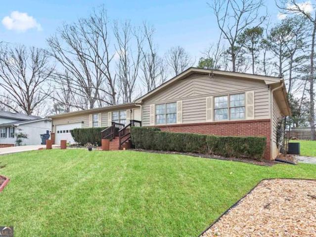526 Birch Ln, Lawrenceville, GA 30044