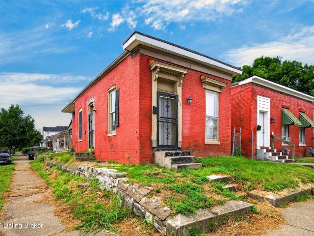 526 Dr W. J. Hodge St