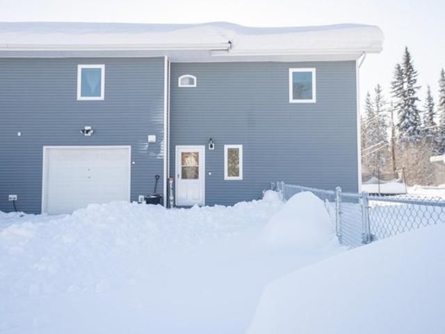 526 E 5th Ave, North Pole, AK 99705