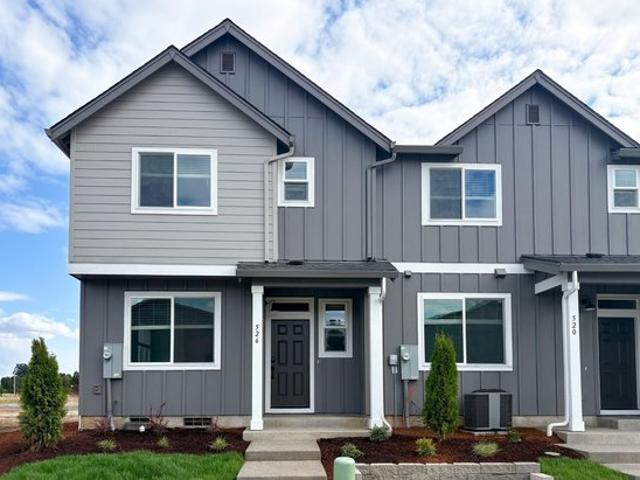 526 E Traverse Rd, Woodburn, OR 97071