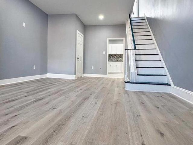 526 E Willard Street