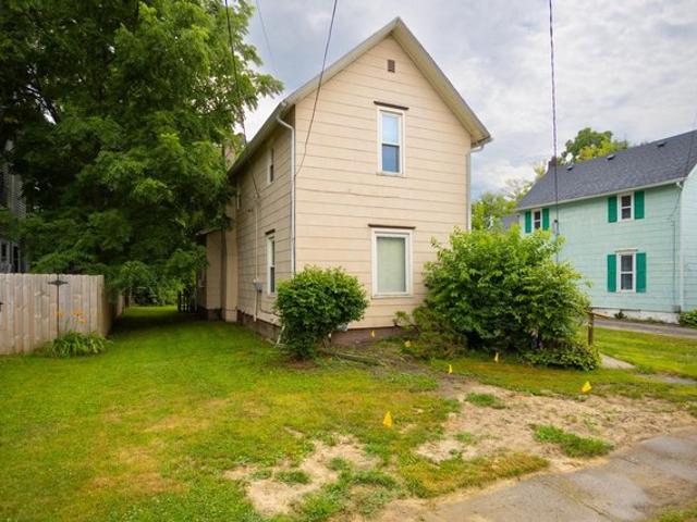 526 E Williams St, Owosso, MI 48867
