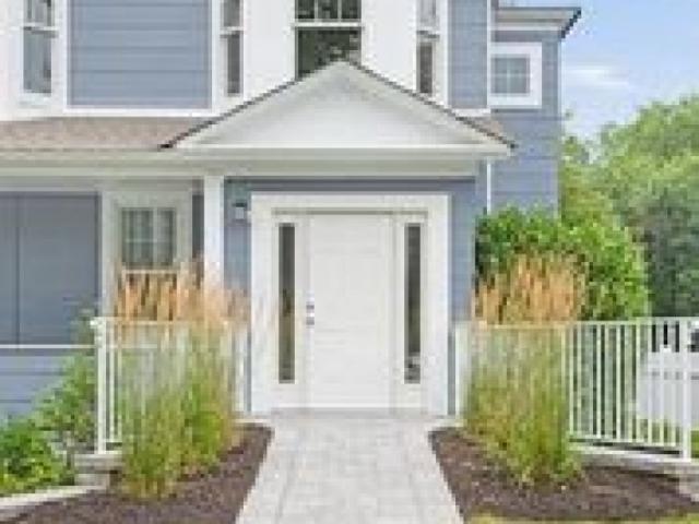 526 E Broad St # 2