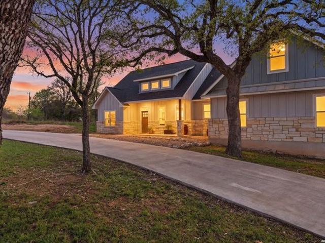 526 E Greenbriar Dr, Granite Shoals, TX 78654
