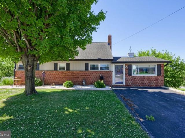 526 E Lancaster St, Red Lion, PA 17356
