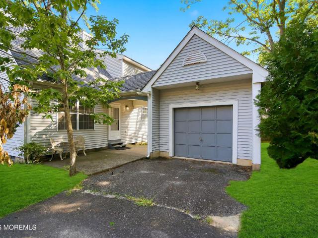 526 E Revere Way