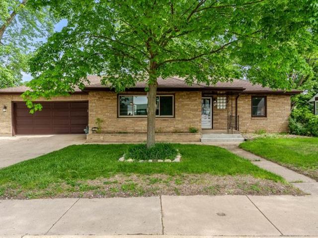 526 E Riverside Blvd, Loves Park, IL 61111