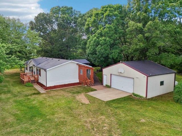 526 Freedom Ln, Wisconsin Dells, WI 53965
