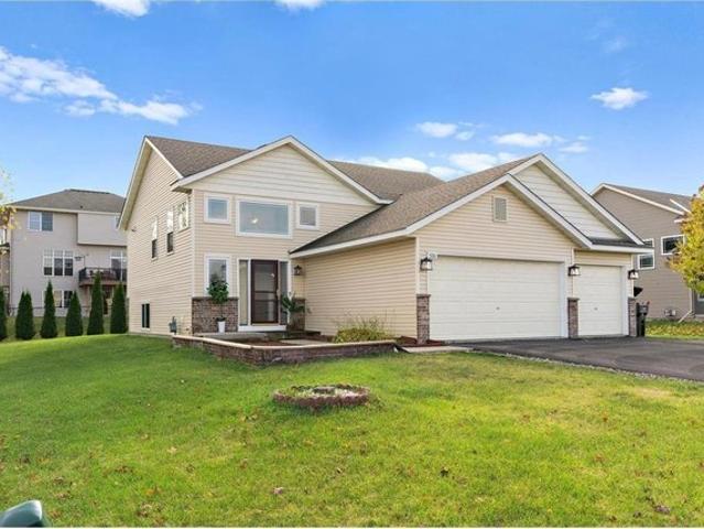 526 Hackney Ave, Shakopee, MN 55379