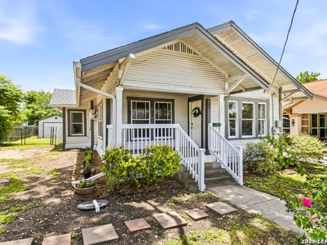 526 Hammond Ave