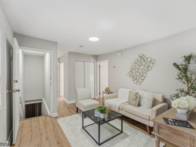 526 Jackson Ave