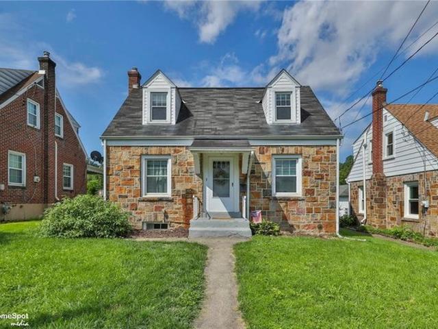 526 Lechauwecki Ave, Fountain Hill, PA 18015
