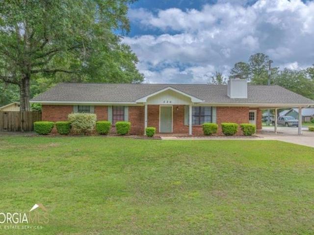526 S Cherry St, Kingsland, GA 31548