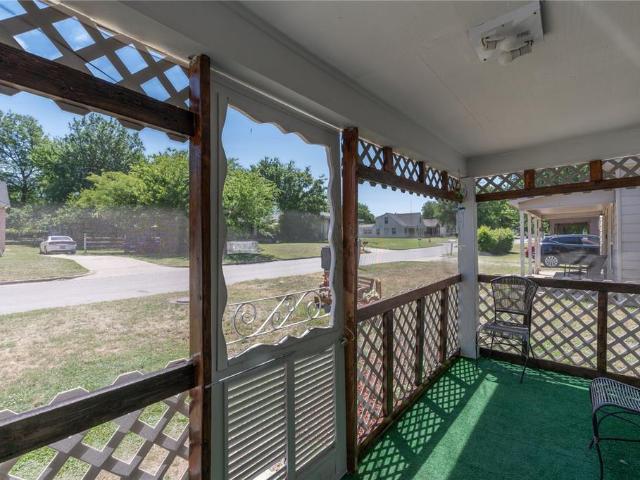 526 S Reno Avenue