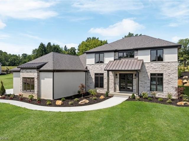 526 Sawgrass Dr, Fairlawn, OH 44333