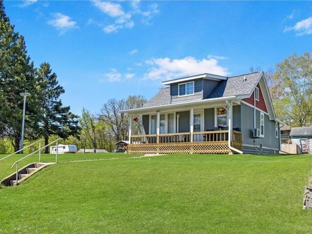 526 Superior Ave, Crosby, MN 56441