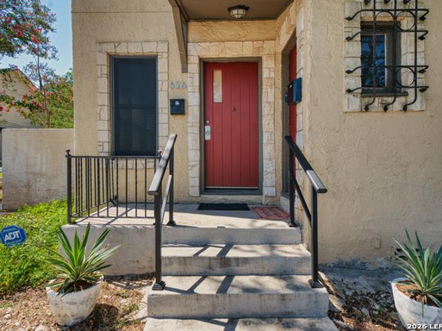 526 Pershing Ave, Unit A